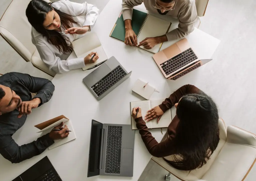 Human Resources Management: From Paper to Digital